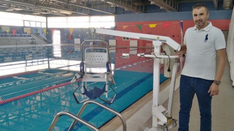 Δήμος Θερμαϊκού: Επανατοποθετήθηκε το ειδικό αναβατόριο για τα ΑΜΕΑ ...